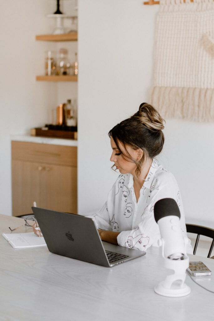 A Complete Guide to Writing Viral UGC Scripts - Catarina Mello